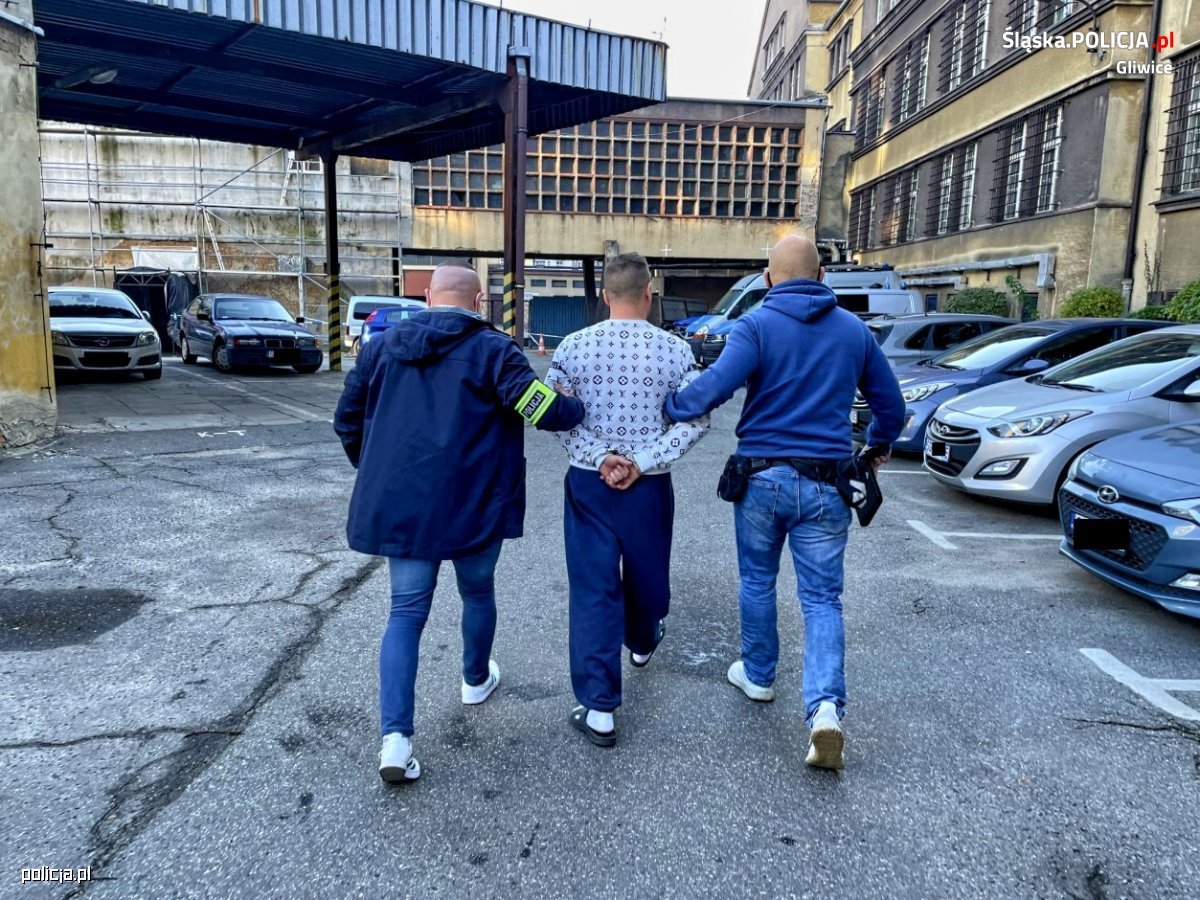 Podejrzany o oszustwo matrymonialne w areszcie - Policja.pl - Portal ... Podejrzany o oszustwo matrymonialne w areszcie - Policja.pl - Portal ...