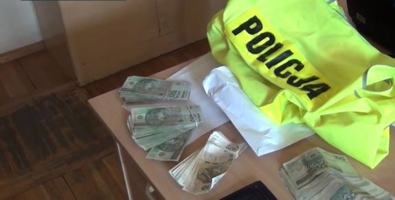 18 zarzutów i tymczasowy areszt dla mężczyzny podejrzanego o oszustwa ... 18 zarzutów i tymczasowy areszt dla mężczyzny podejrzanego o oszustwa ...