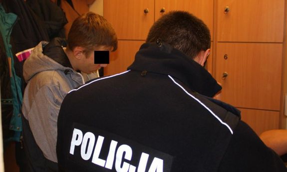 Areszty za oszustwa i rozbój - Policja.pl - Portal polskiej Policji Areszty za oszustwa i rozbój - Policja.pl - Portal polskiej Policji