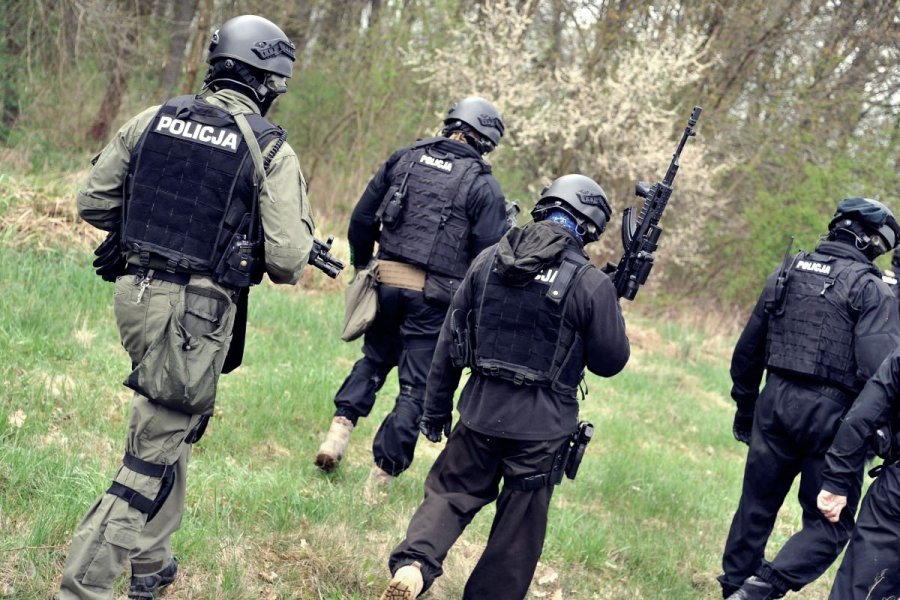 Policjanci zatrzymali trzech sprawców uprowadzenia 25-latka - Policja ... Policjanci zatrzymali trzech sprawców uprowadzenia 25-latka - Policja ...