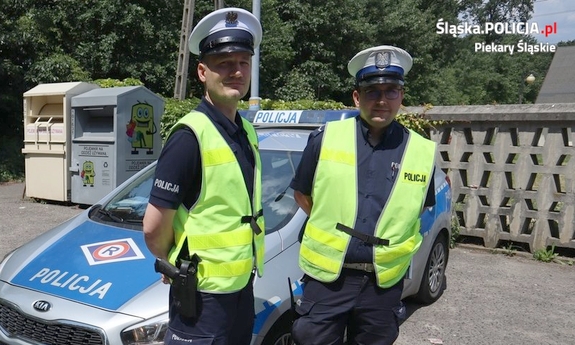 Policjanci reanimowali kobietę, która straciła przytomność - Policja.pl ...