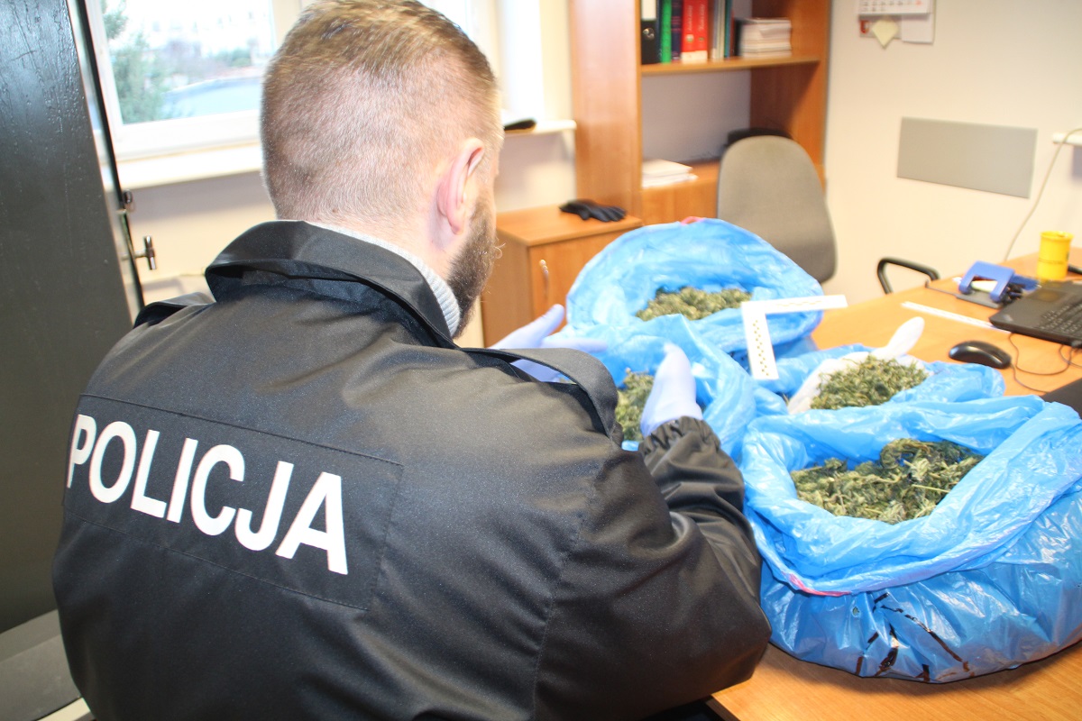 Prawie 2,5 kg narkotyków zabezpieczyli nakielscy kryminalni - Policja ... Prawie 2,5 kg narkotyków zabezpieczyli nakielscy kryminalni - Policja ...