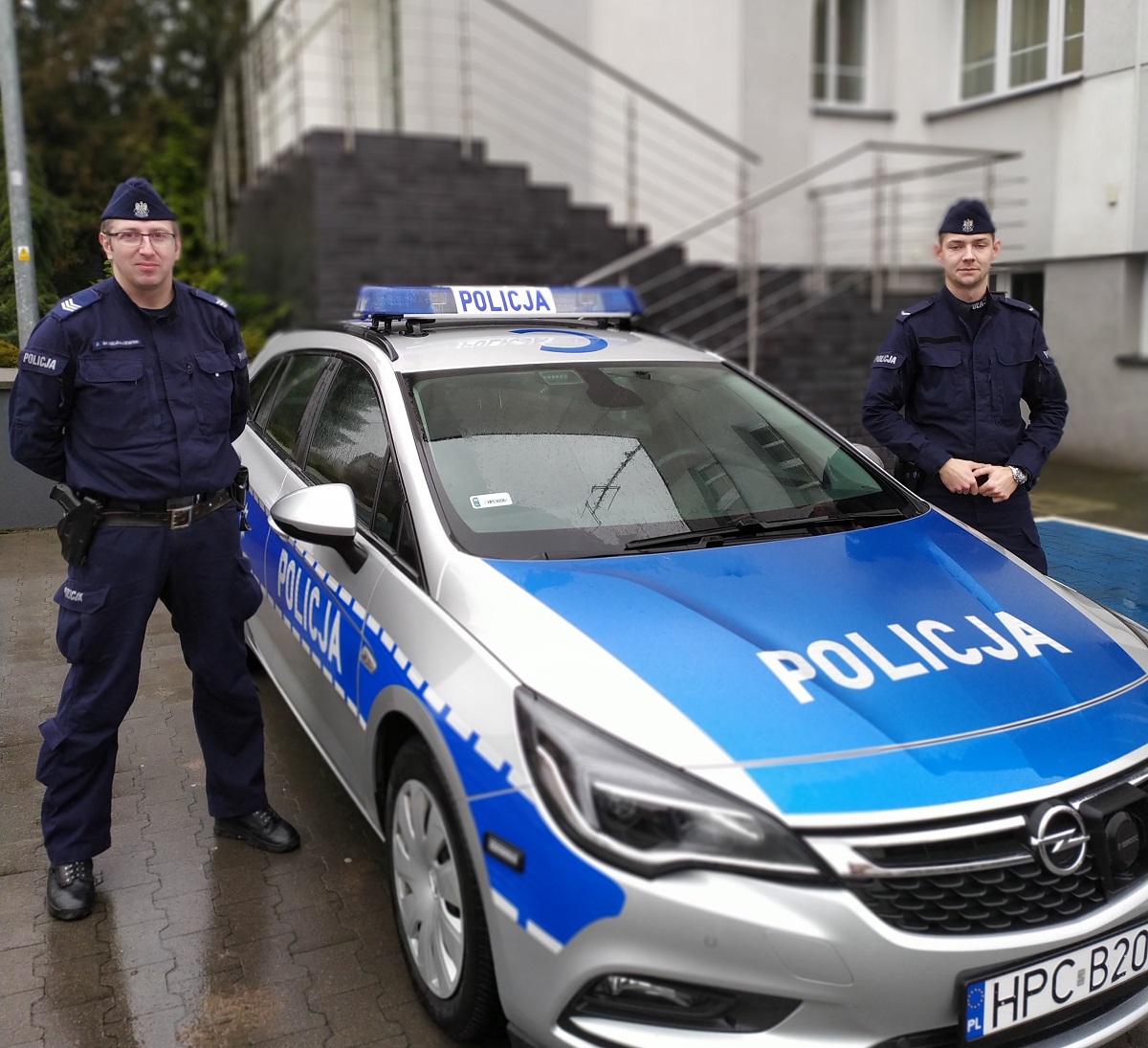 Policjanci uratowali 23-latka - Policja.pl - Portal polskiej Policji